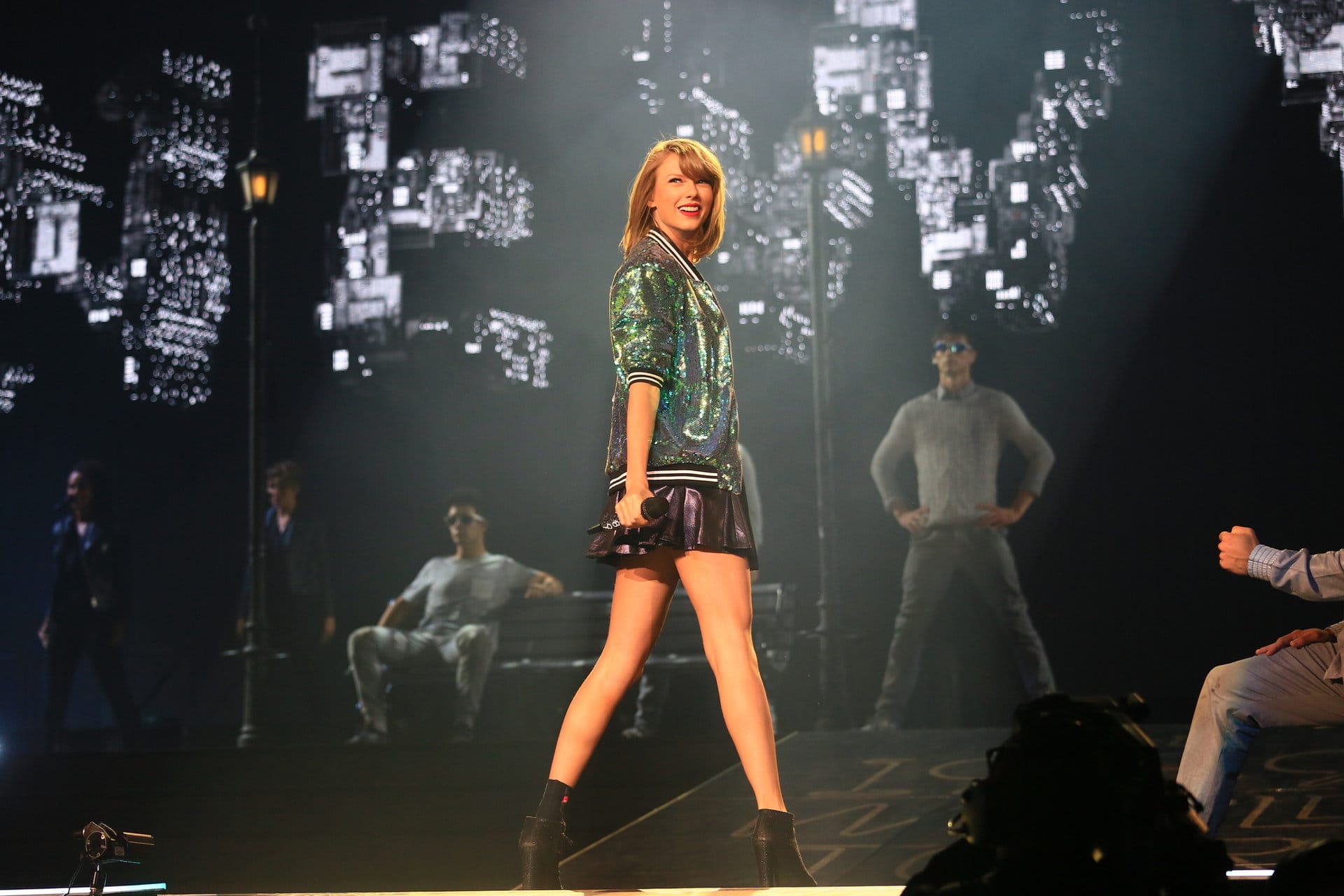Taylor Swift's Net Worth and Inspiring Story